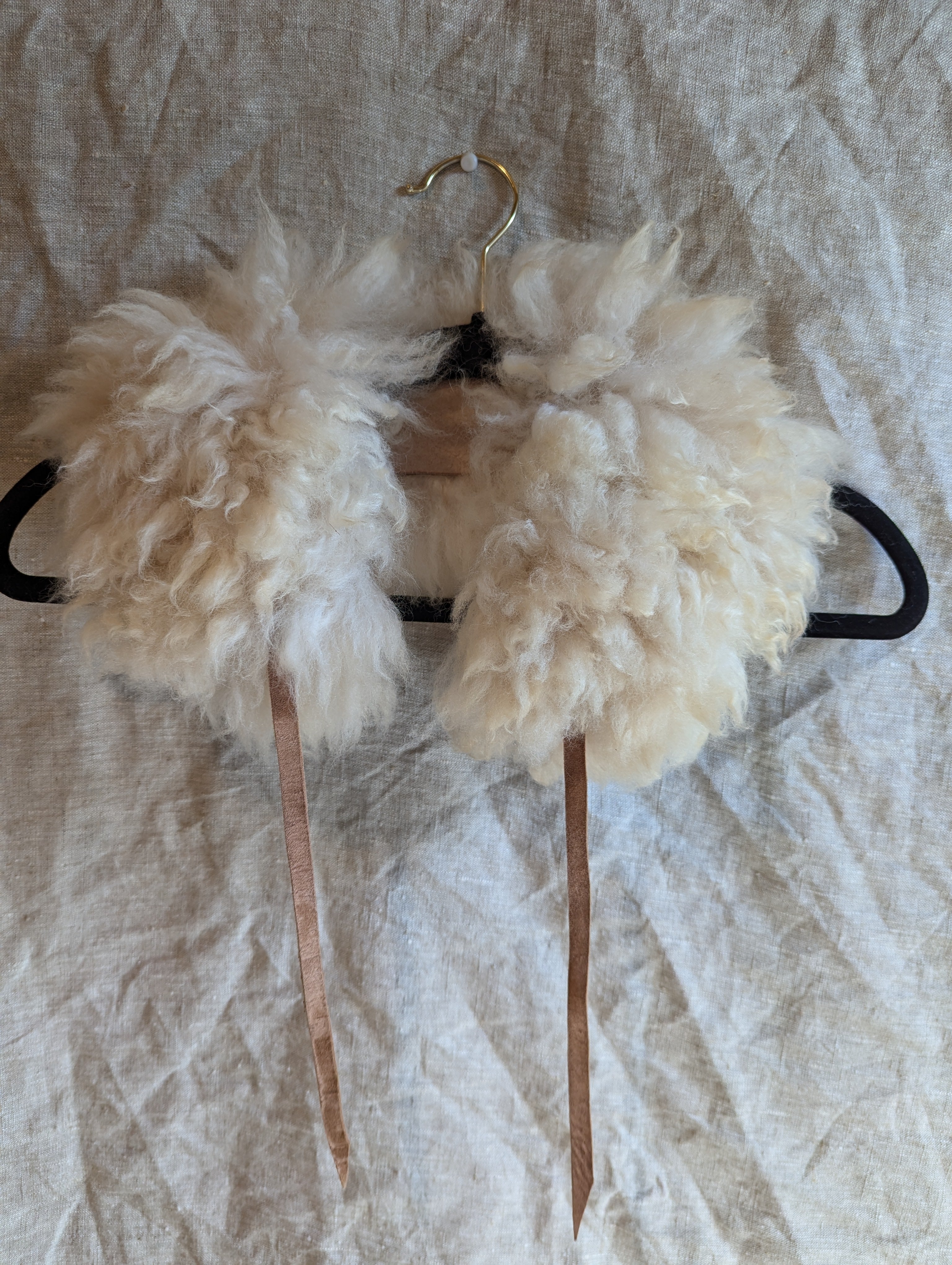 Sheepskin collar #6 – Mezzaluna Fibers